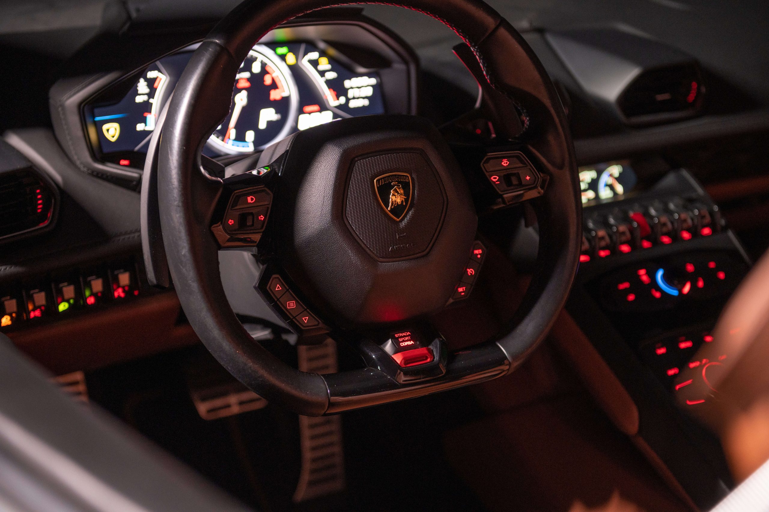 Rent Lamborghini Huracan Spyder